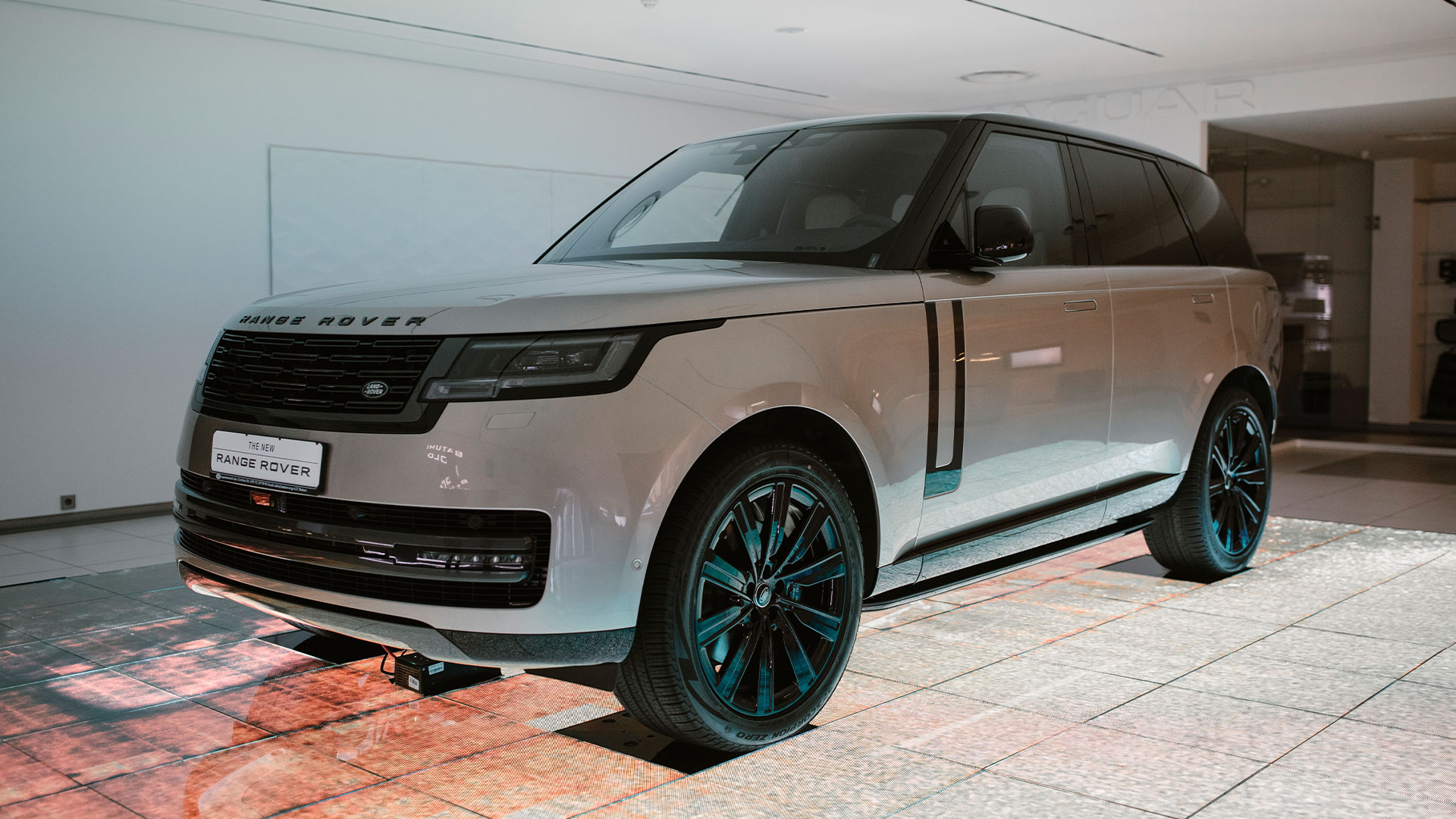 Range Rover Batumi Gold - ლეგენდარული მოდელის განახლებული ვერსია „ჯი-თი ...